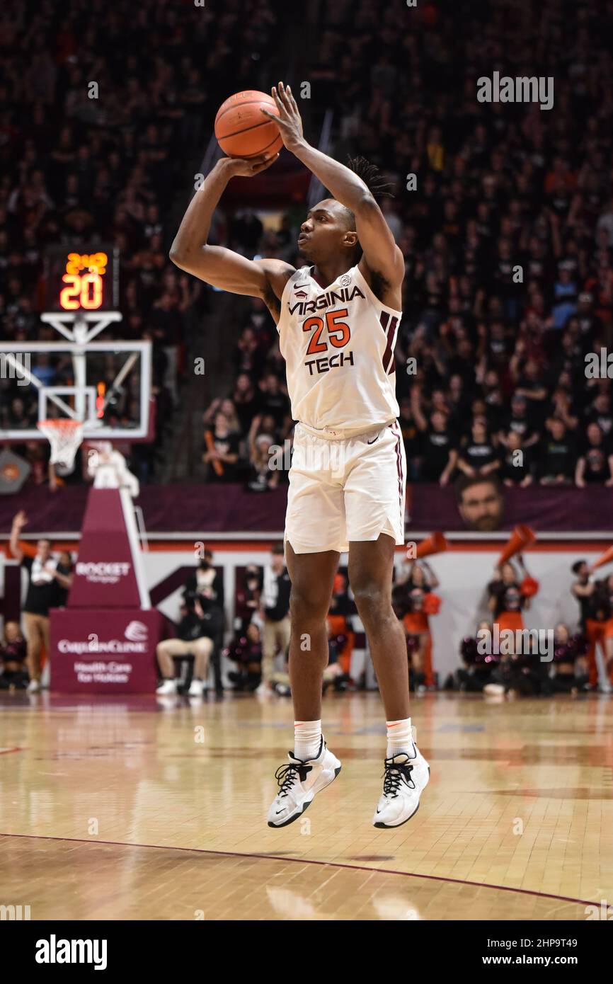 November 9, 2021: Virginia Tech Hokies forward Justyn Mutts (25) shoots ...