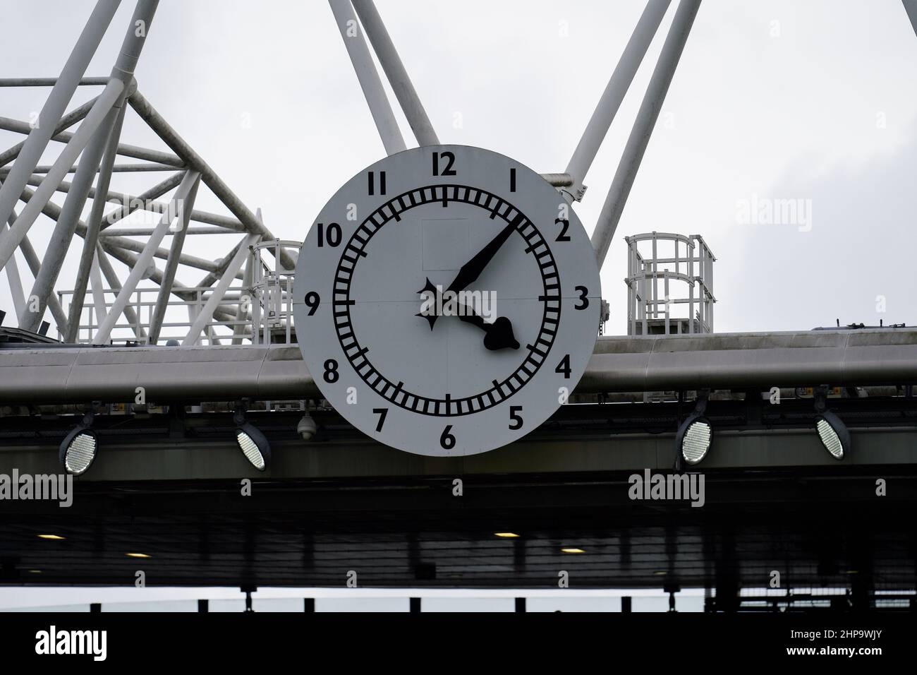 Emirates stadium clock end hi-res stock photography and images - Alamy