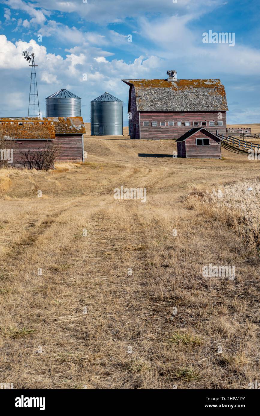 Abandoned buildings on the prairies in Saskatchewan, Canada Stock Photo ...