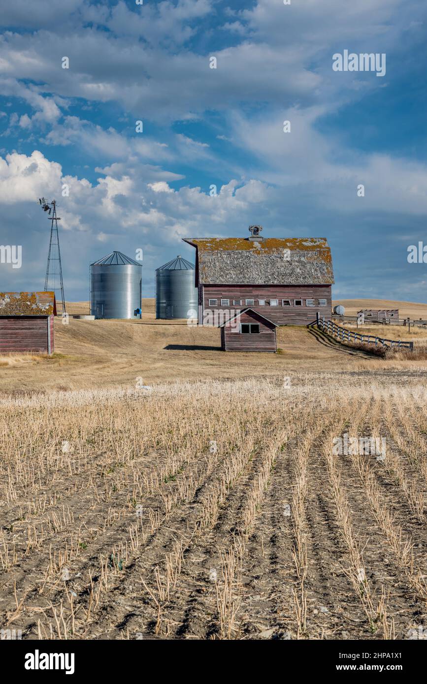 Abandoned buildings on the prairies in Saskatchewan, Canada Stock Photo ...