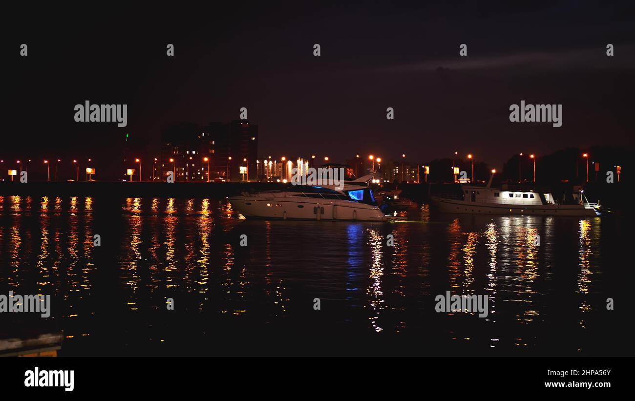 Bilge board scow hi-res stock photography and images - Alamy