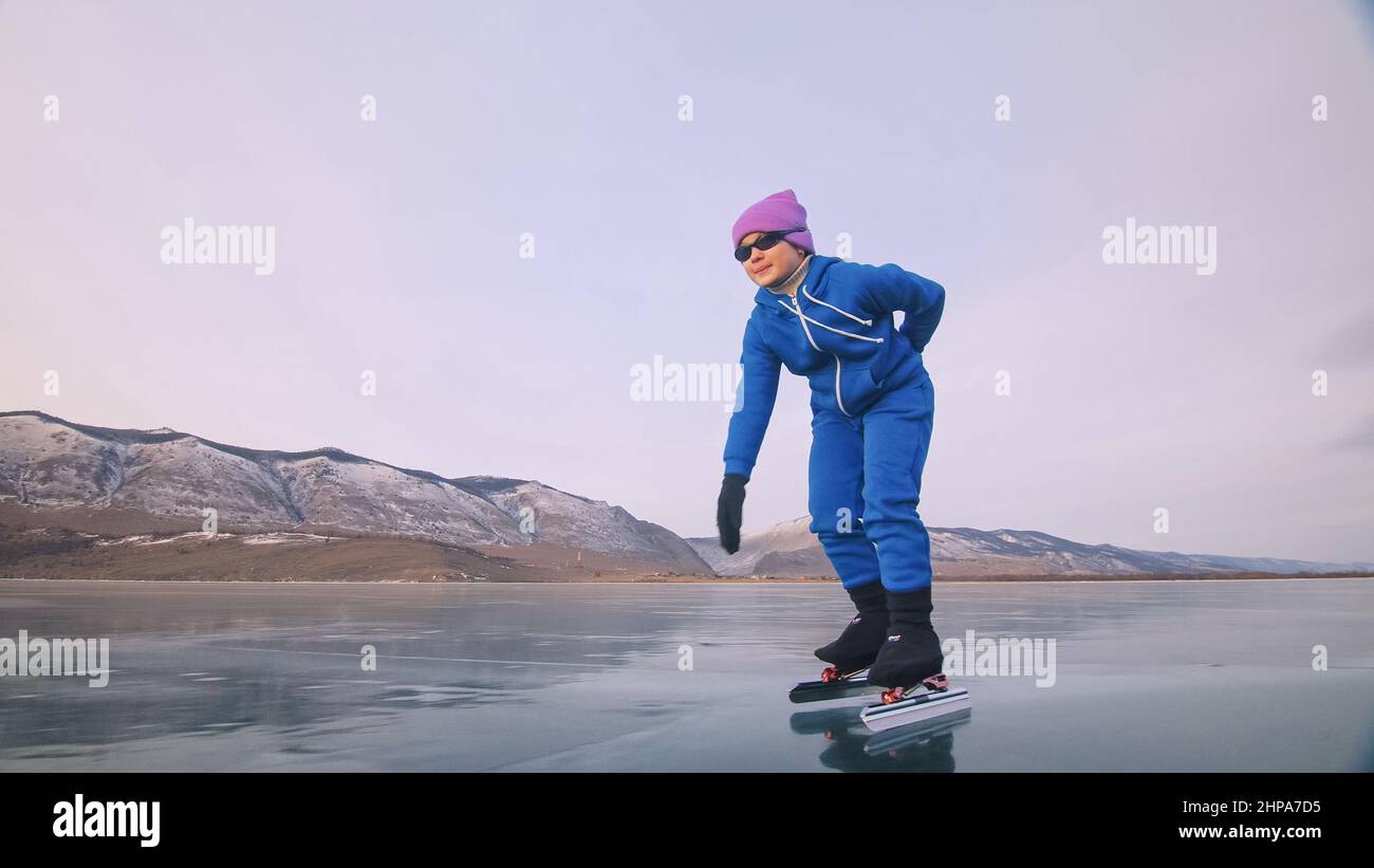 Long track speed skaters hi-res stock photography and images - Alamy