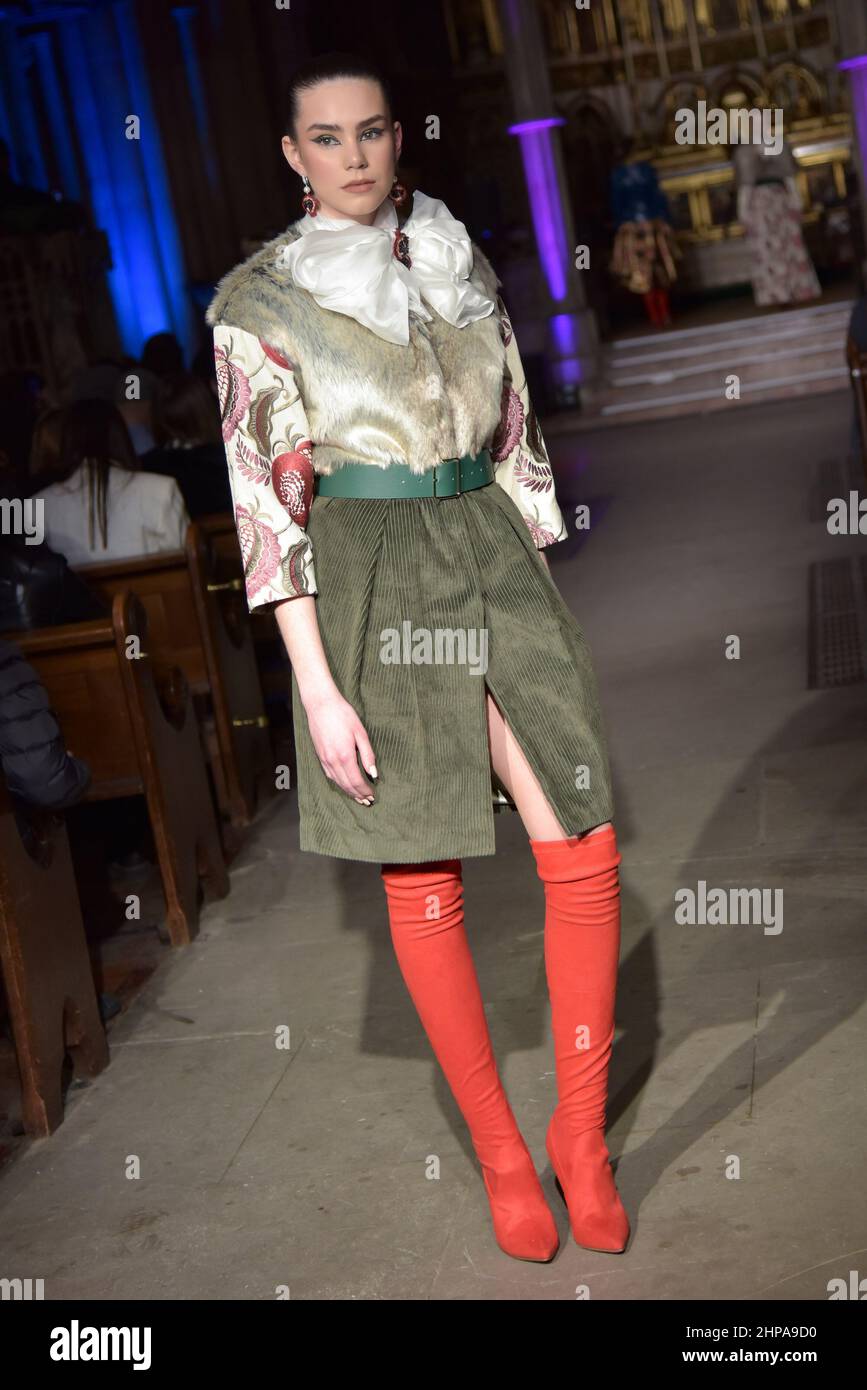 Hip curve hi-res stock photography and images - Alamy