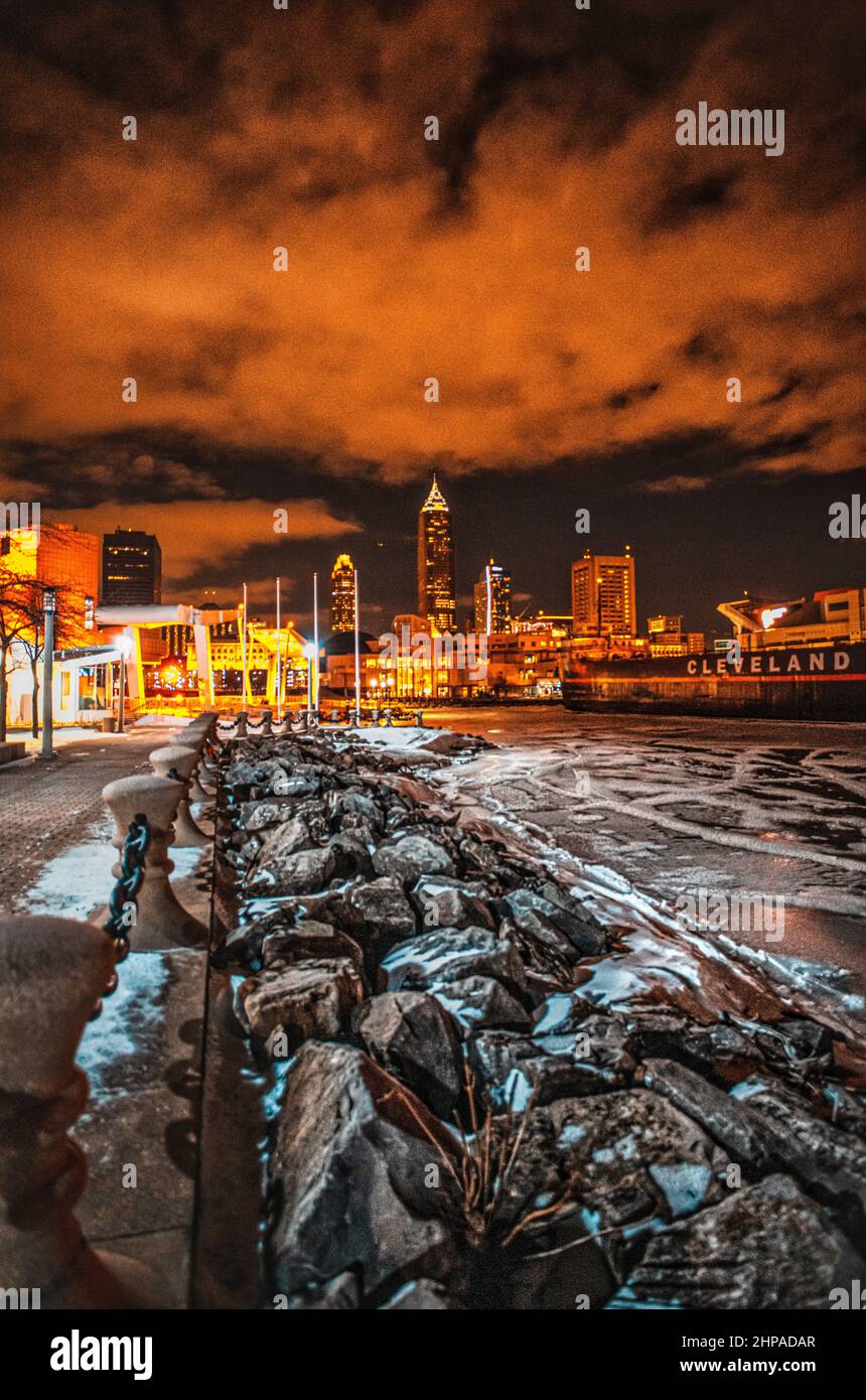 Cleveland Ohio Skyline at Night Stock Photo - Alamy