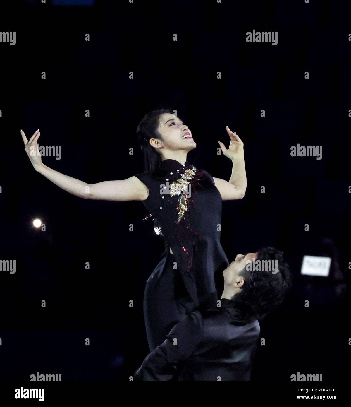 Beijing, China. 20th Feb, 2022. Wang Shiyue (top)/Liu Xinyu of China ...
