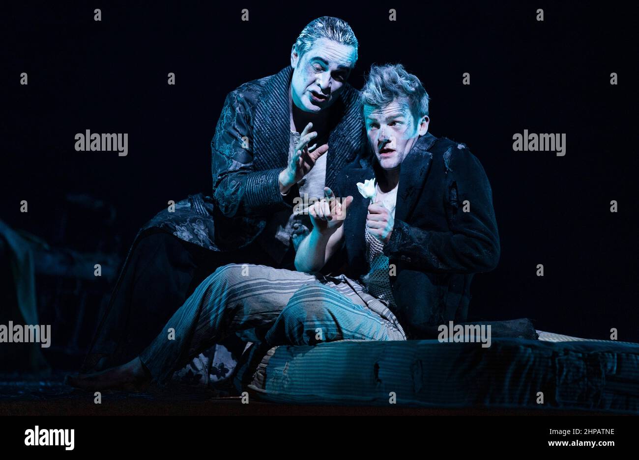 Midsummer nights dream puck and oberon hi-res stock photography and ...