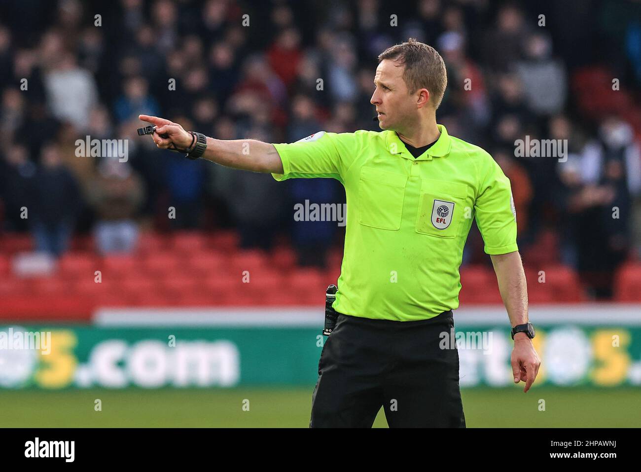 Referee David Webb during the game Stock Photo - Alamy