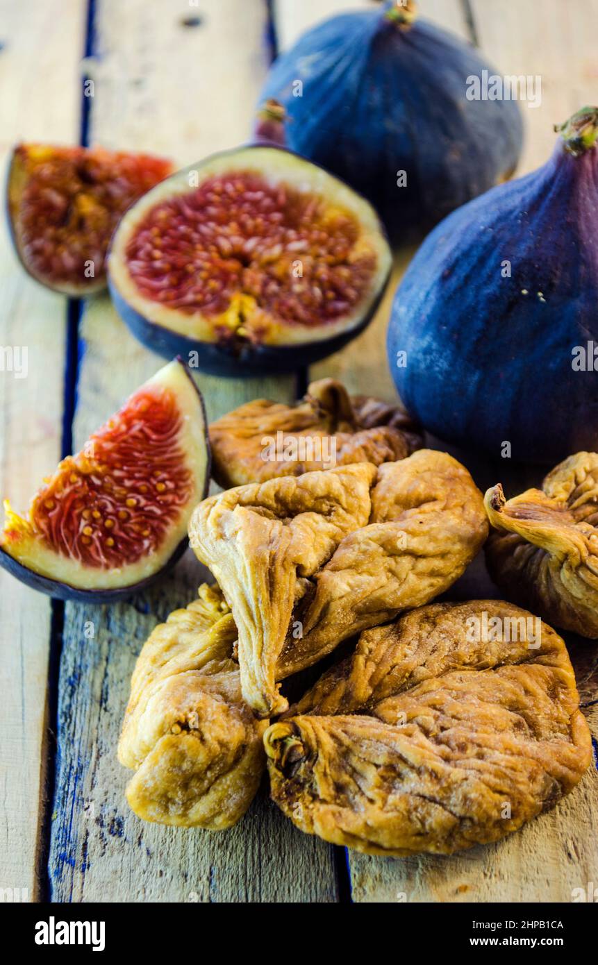 Fresh figs cut in half hi-res stock photography and images - Alamy