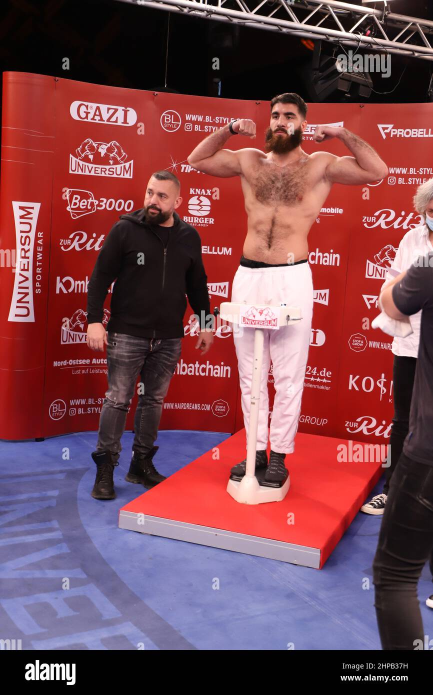 BOXEN: Universum Boxpromotion, offizielles Wiegen, Universum-Gym ...