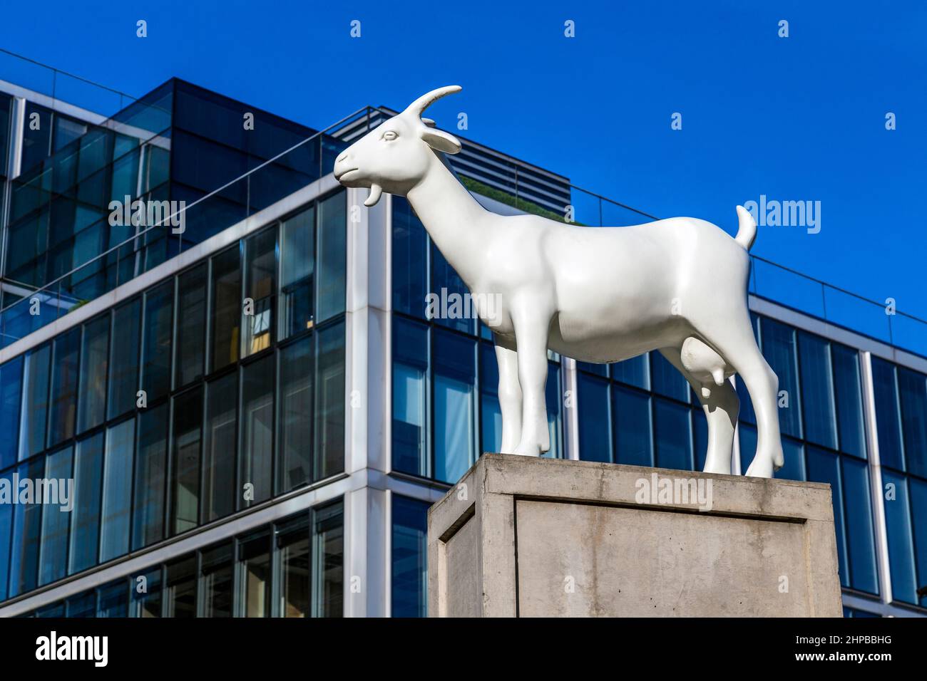 Goat sculptures hi-res stock photography and images - Alamy