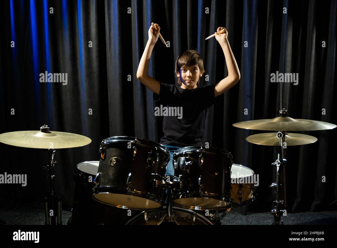 Child stage drums hi-res stock photography and images - Alamy