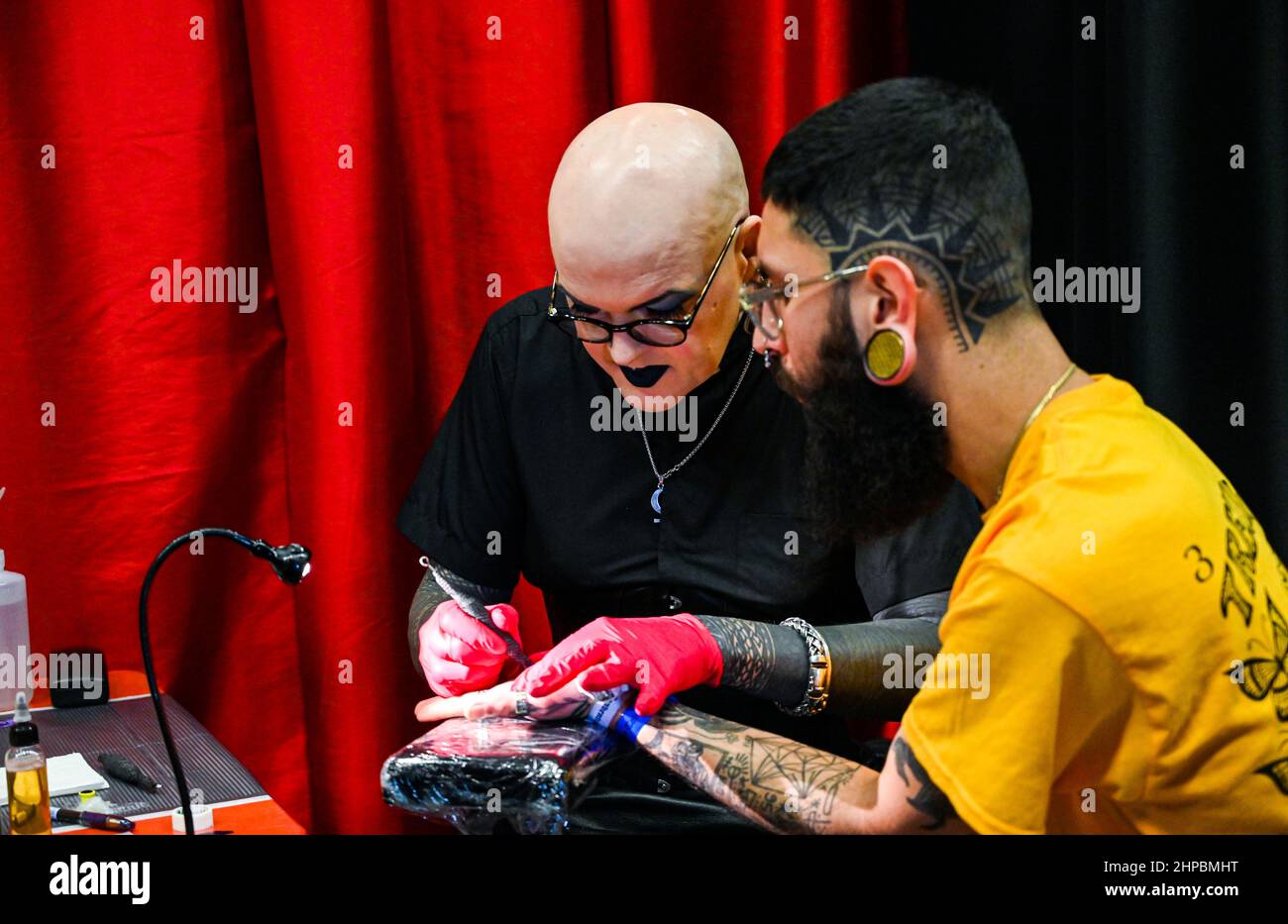 Tattooists occupation hi-res stock photography and images - Alamy