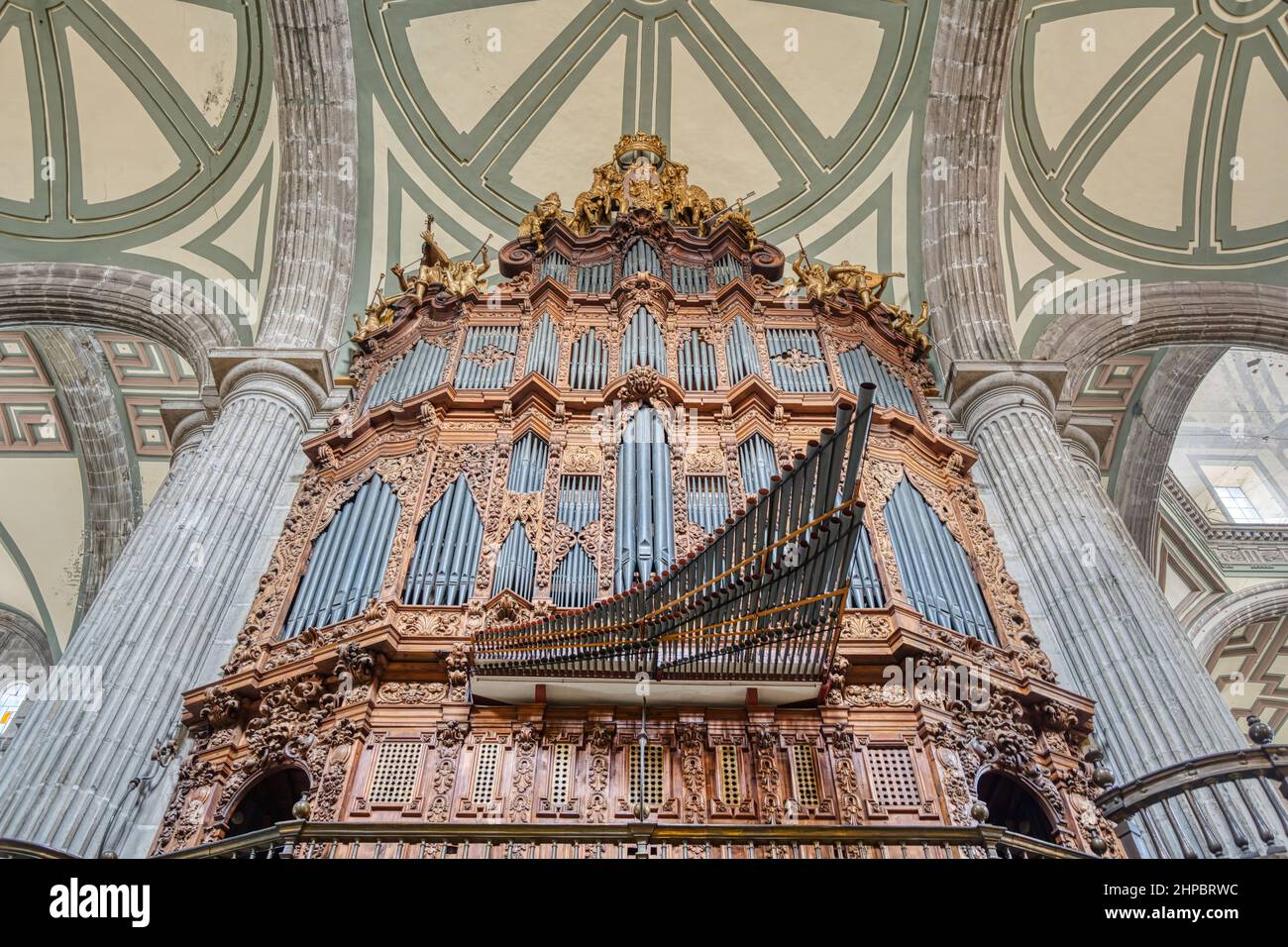 Mexico City cathedral interior Stock Photo - Alamy