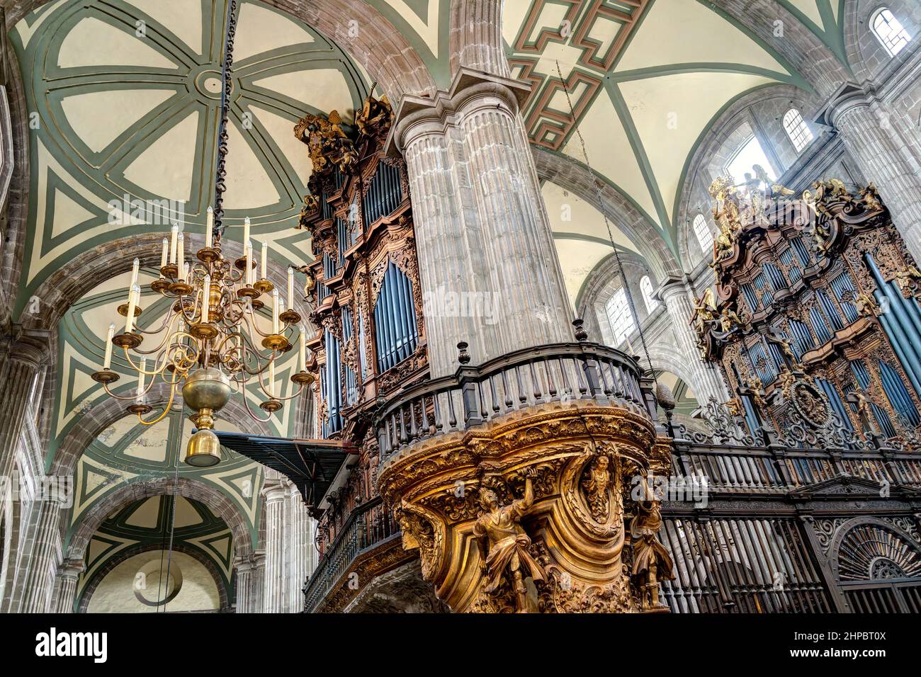 Mexico City cathedral interior Stock Photo - Alamy