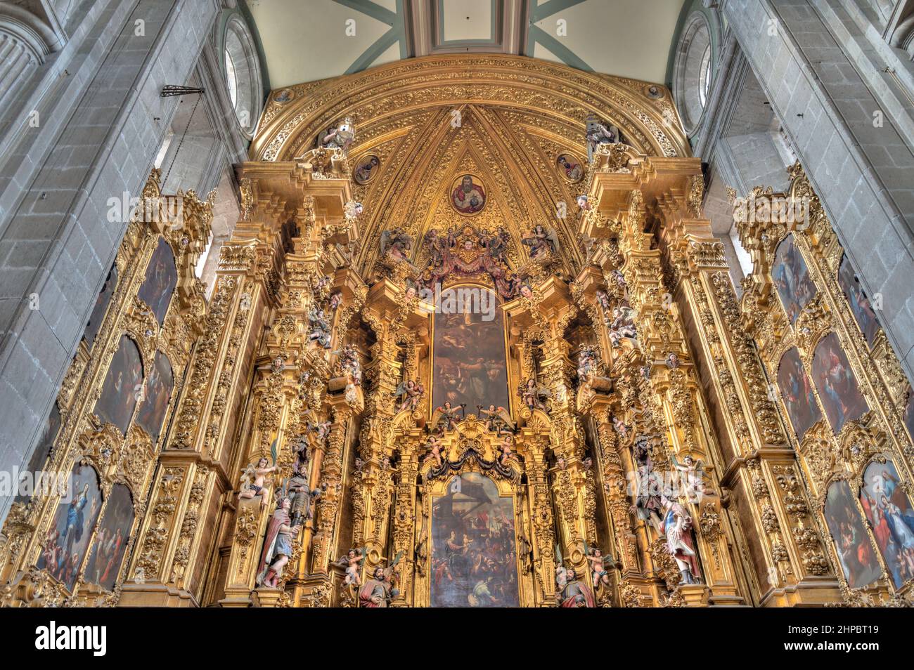 Mexico City cathedral interior Stock Photo - Alamy