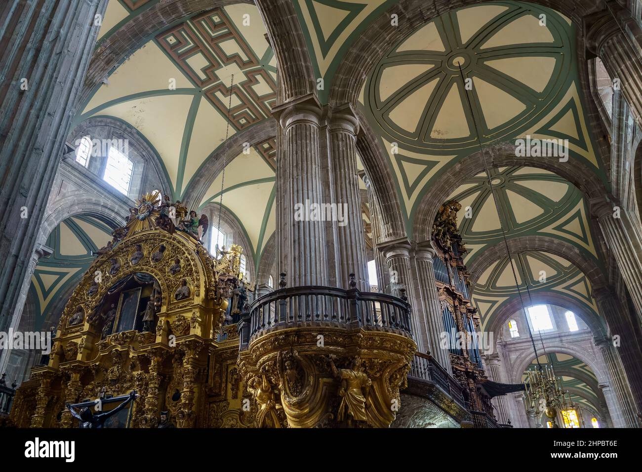 Mexico City cathedral interior Stock Photo - Alamy