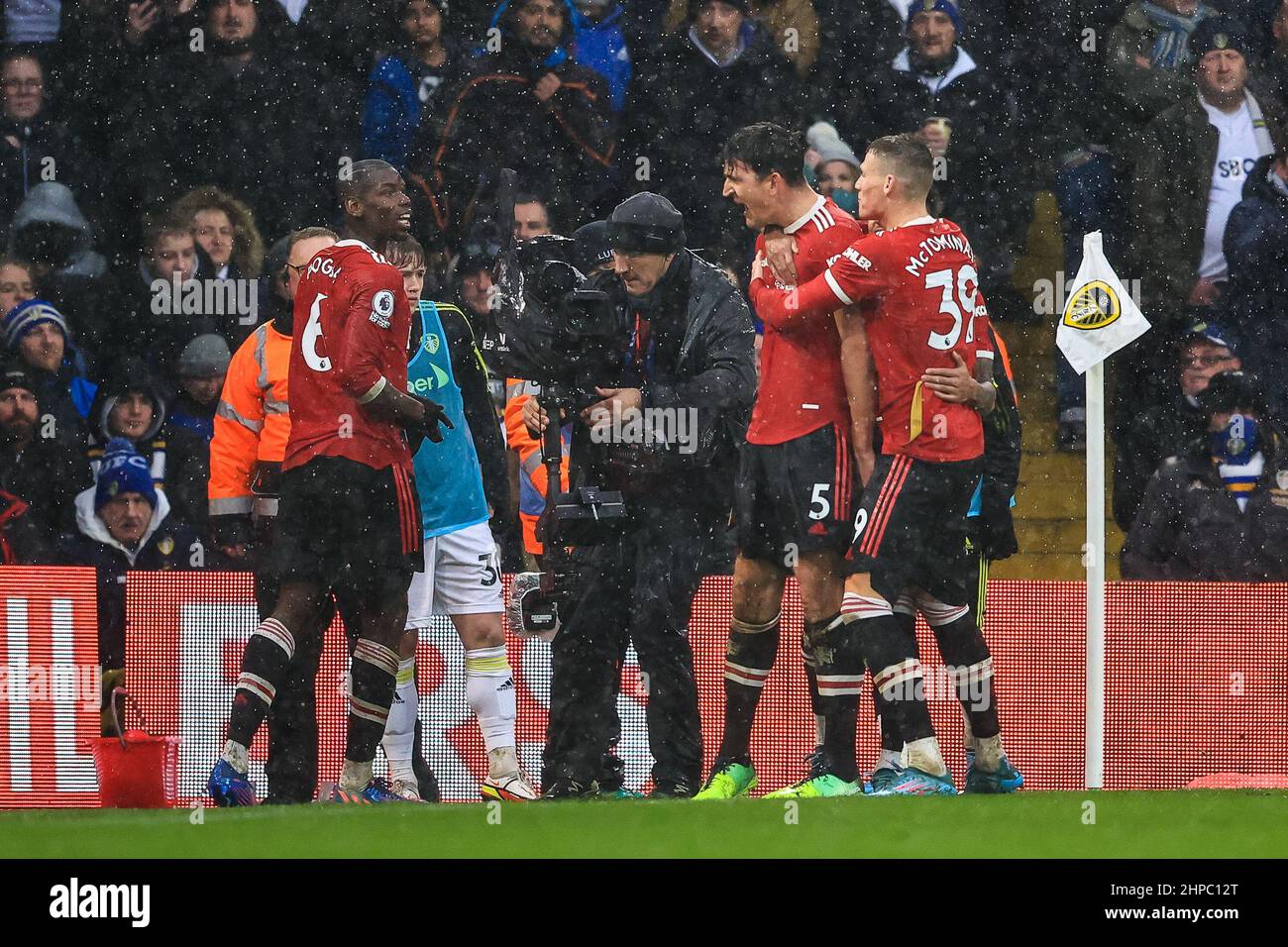 Harry Maguire #5 of Manchester United celebrates his goal to make it 0 ...