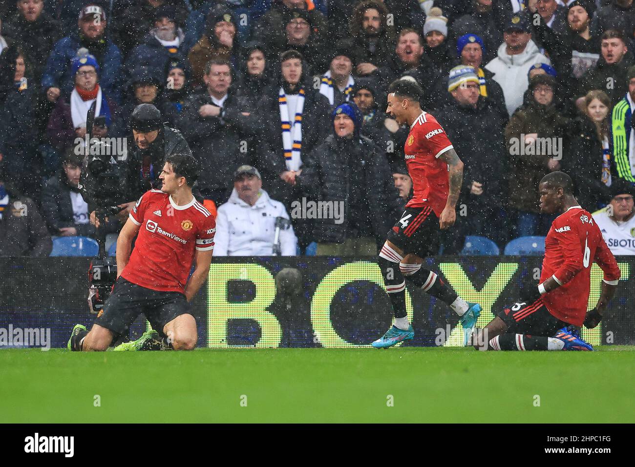 Harry Maguire #5 of Manchester United celebrates his goal to make it 0 ...