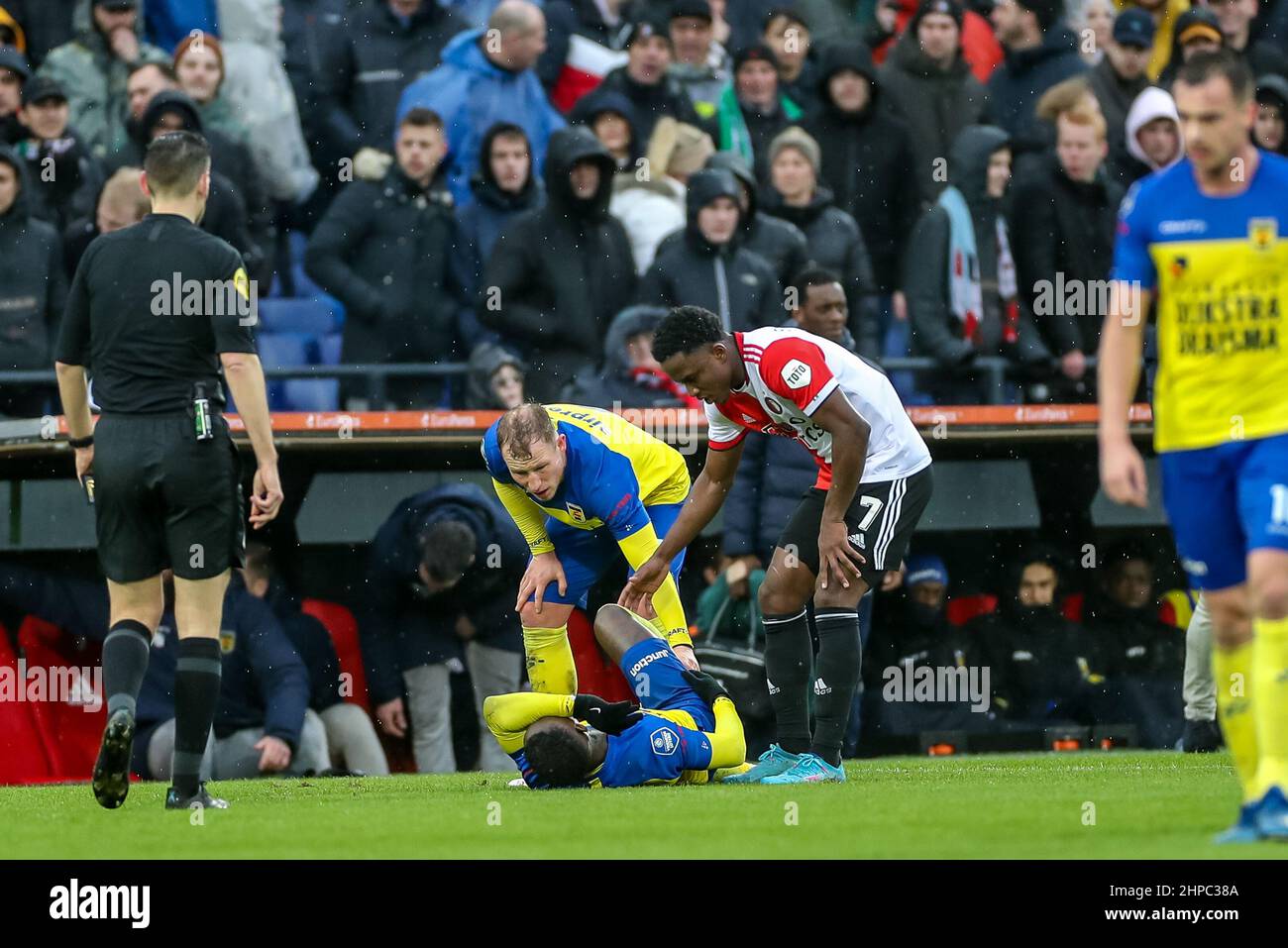 ROTTERDAM, NETHERLANDS - FEBRUARY 20: Issa Kallon of SC Cambuur, Doke ...