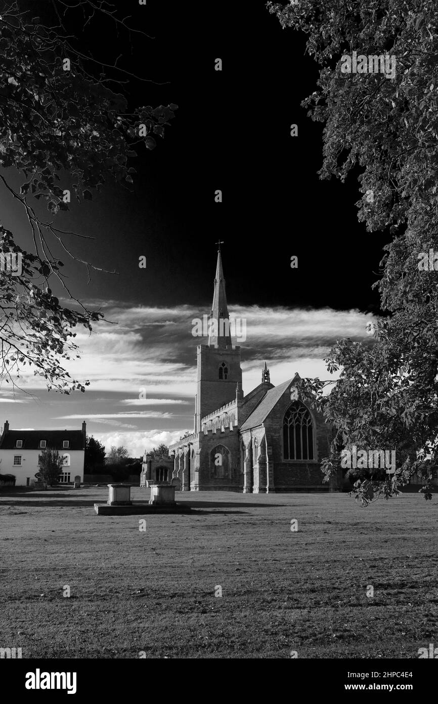 Autumn view over St Wendredas church, March Town, Cambridgeshire ...