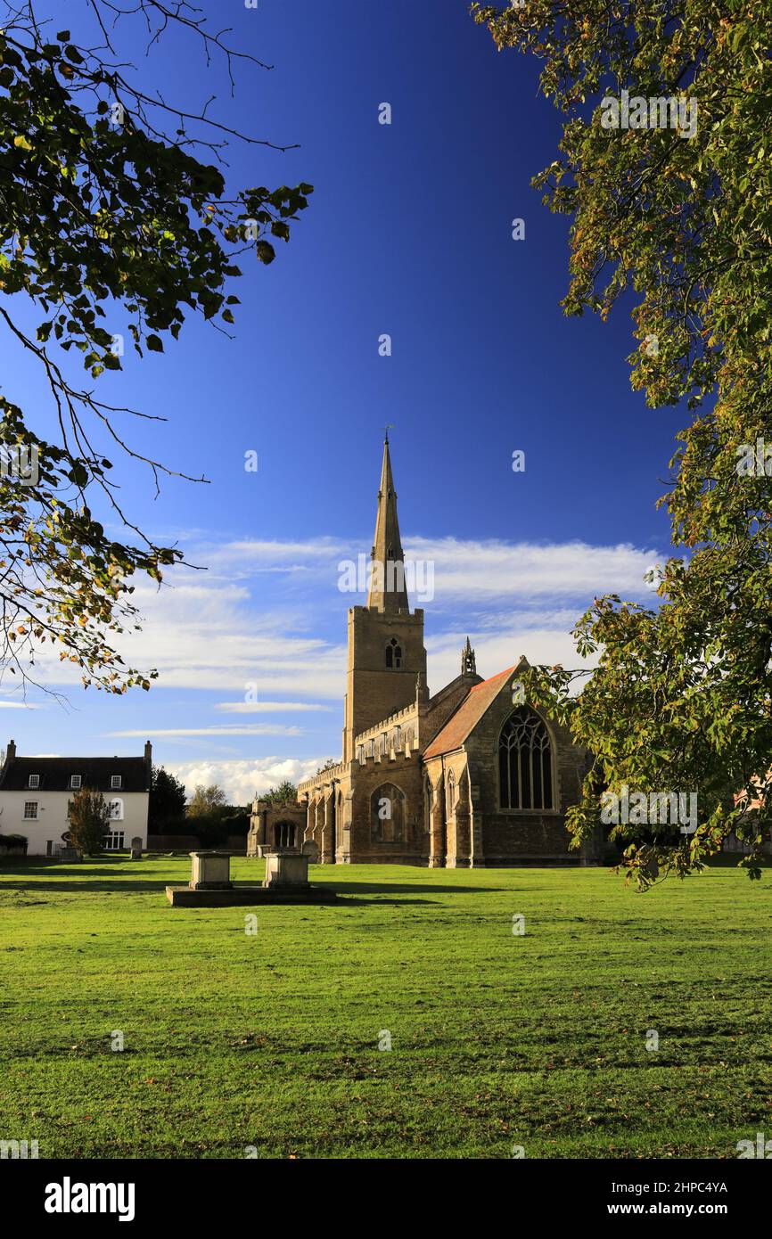 Autumn view over St Wendredas church, March Town, Cambridgeshire ...