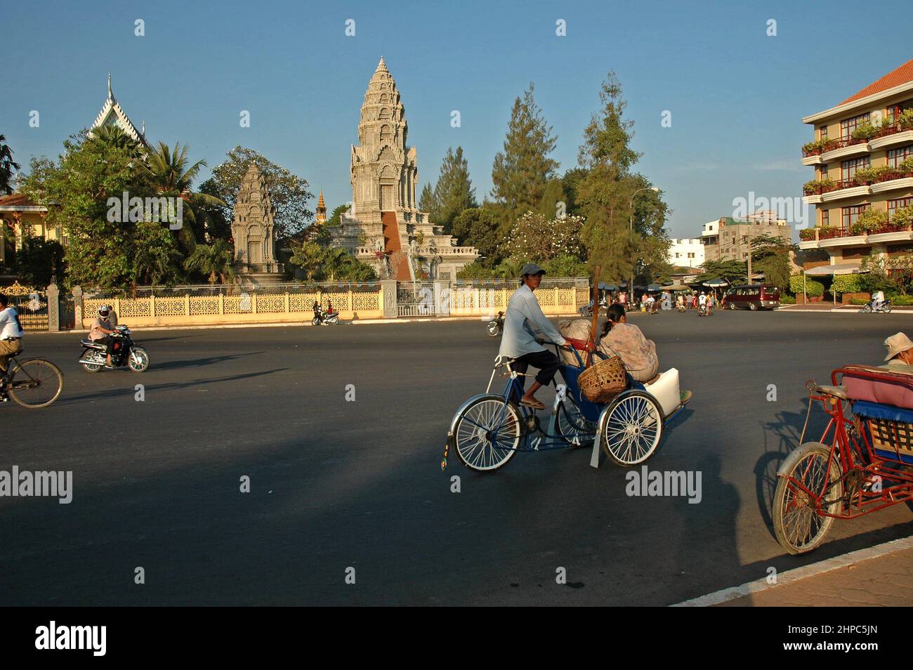 Wat Ounalom Monastery, Preah Sisowath Quay, Phnom Penh, kingdom of ...