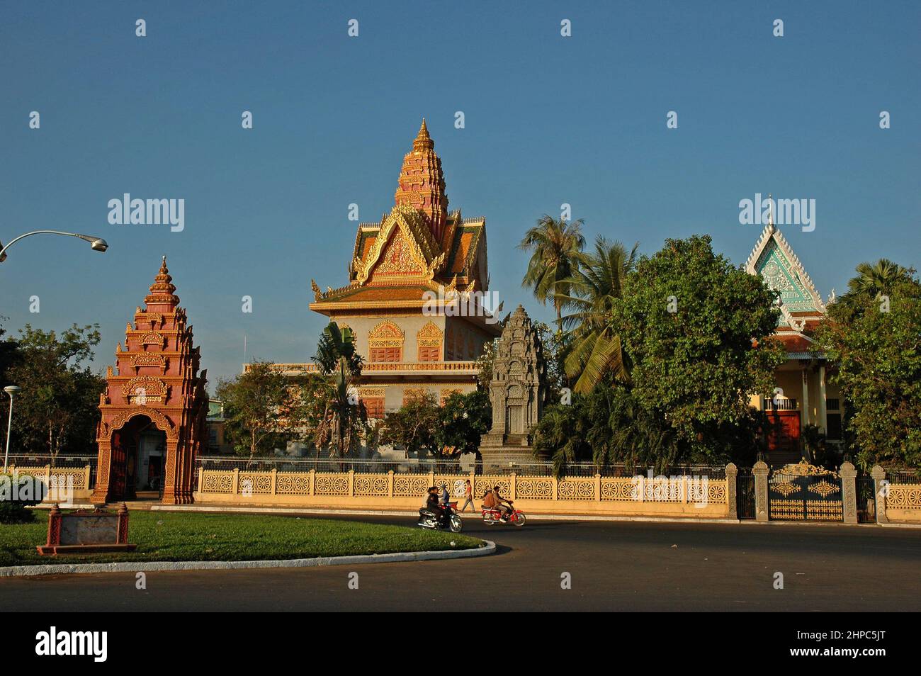 Wat Ounalom Monastery, Preah Sisowath Quay, Phnom Penh, kingdom of ...