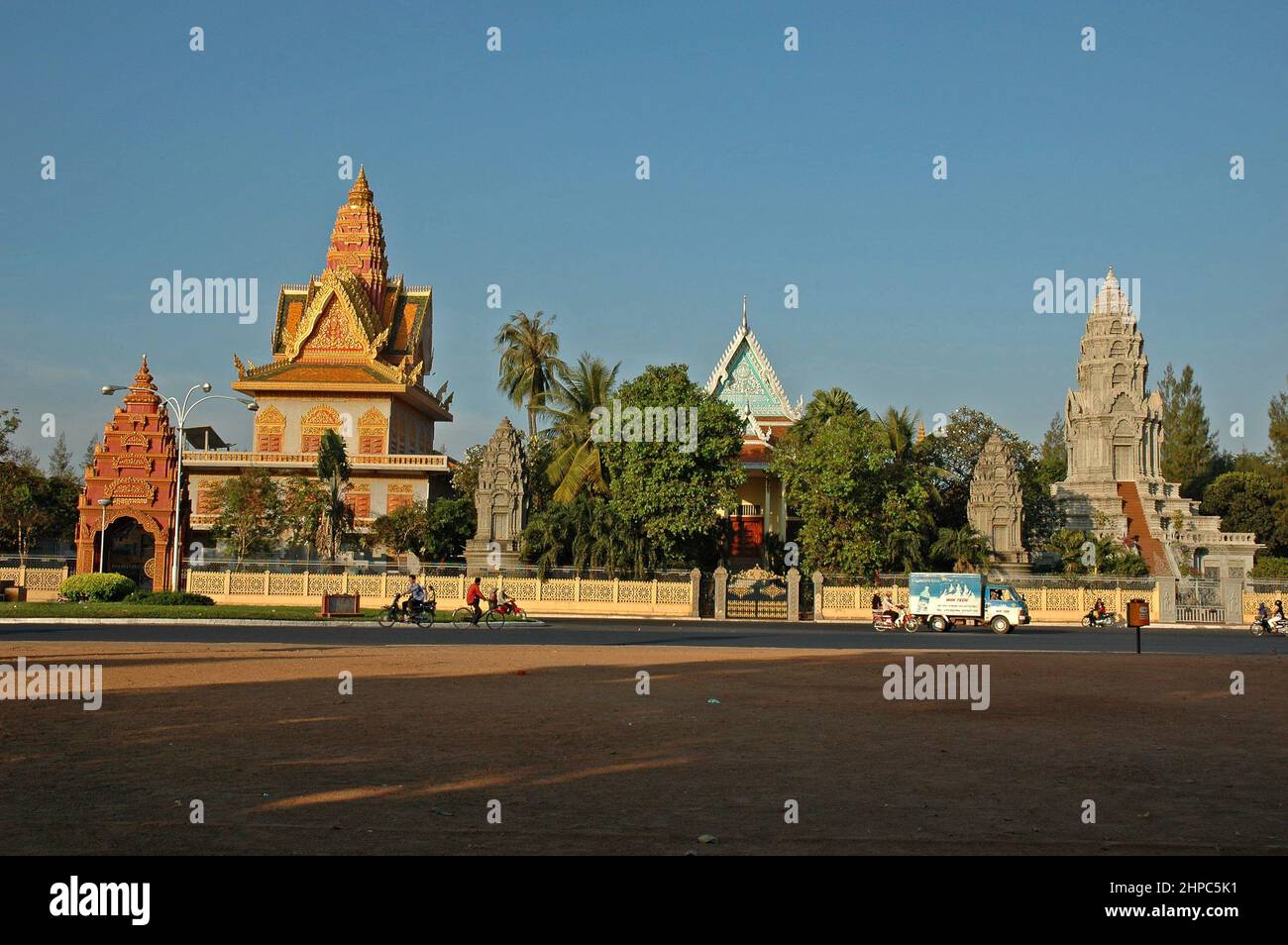 Wat Ounalom Monastery, Preah Sisowath Quay, Phnom Penh, kingdom of ...