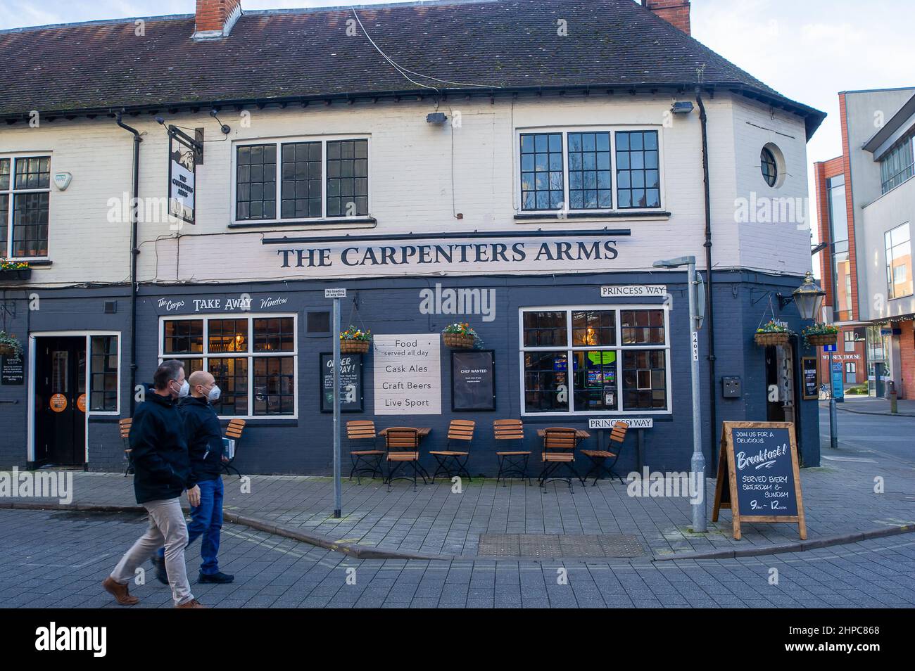 Camberley, Surrey, UK. 10th February, 2022. The Carpenters Arms in ...