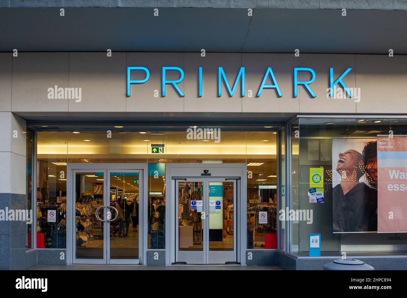 Camberley, Surrey, UK. 10th February, 2022. A quiet day at the Primark ...