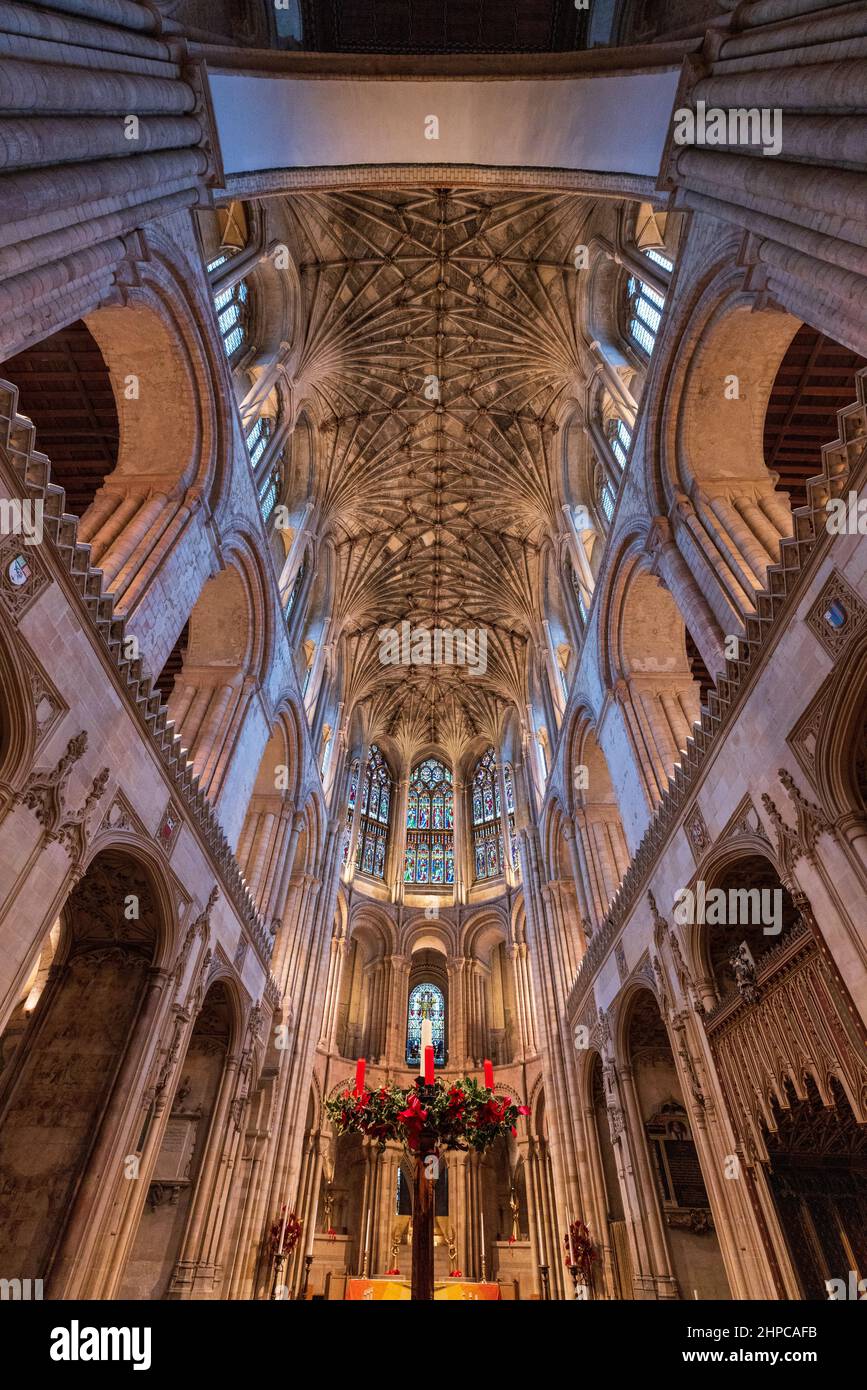 Vaulted ceilings cathedral england hi-res stock photography and images ...