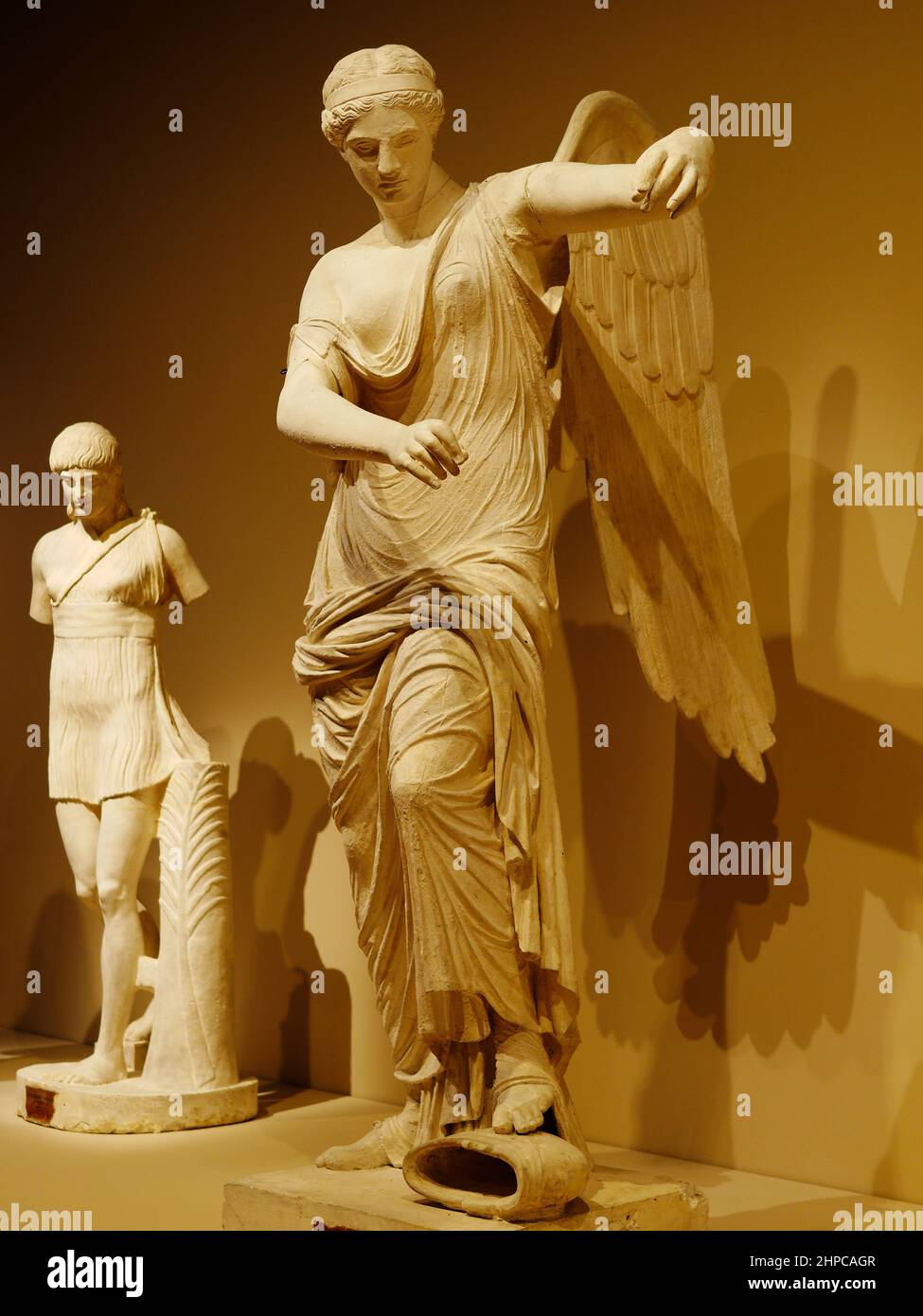 Himation hi-res stock photography and images - Alamy