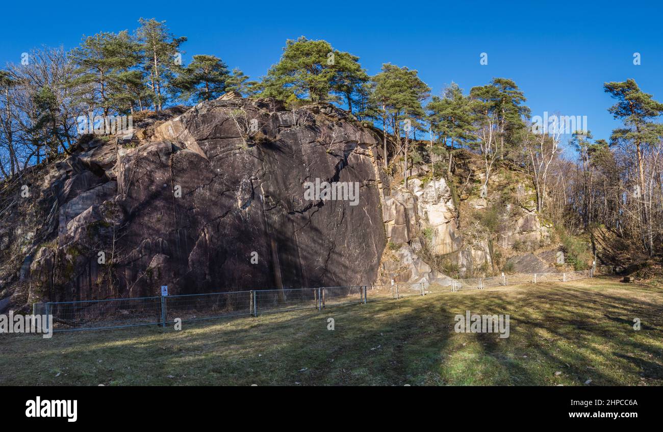 Vue panoramique de l'ancienne carrière du Puy de Pauliac Stock Photo ...