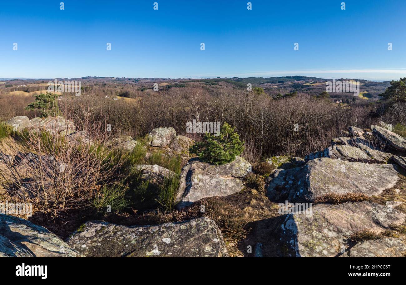 Vue panoramique depuis le Puy de Pauliac Stock Photo - Alamy