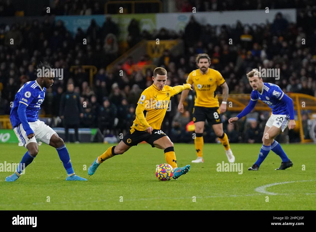 Wolverhampton Wanderers' Daniel Podence (centre) scores their side's ...