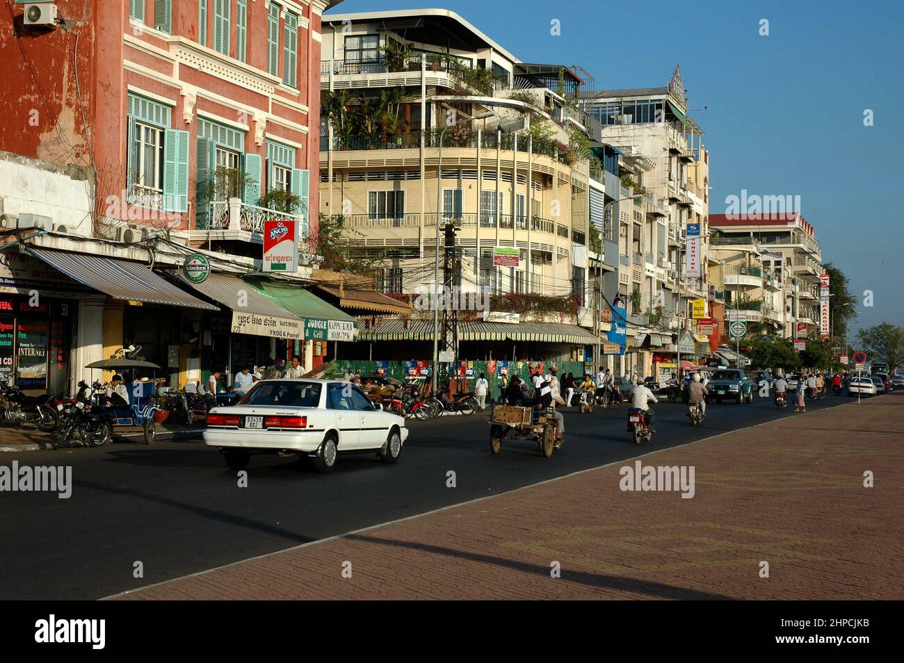 Preah Sisowath Quay, Phnom Penh, kingdom of Cambodia, Southeast Asia ...