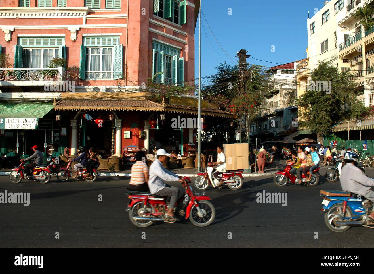 Riverside restaurant, Preah Sisowath Quay, Phnom Penh, kingdom of ...