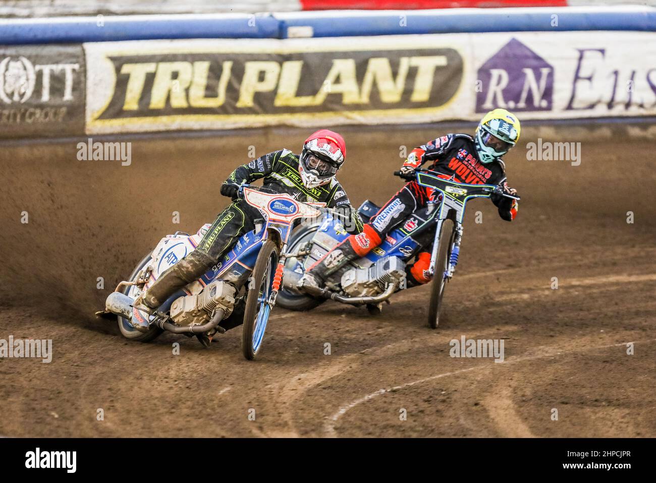 Jason Crump (r), Ryan Douglas (y). Ipswich Witches 36-54 Wolverhampton ...