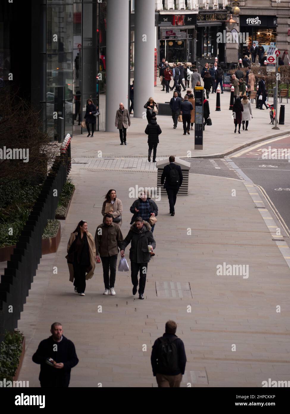 London Wall, office workers walking in London Wall central London Stock ...