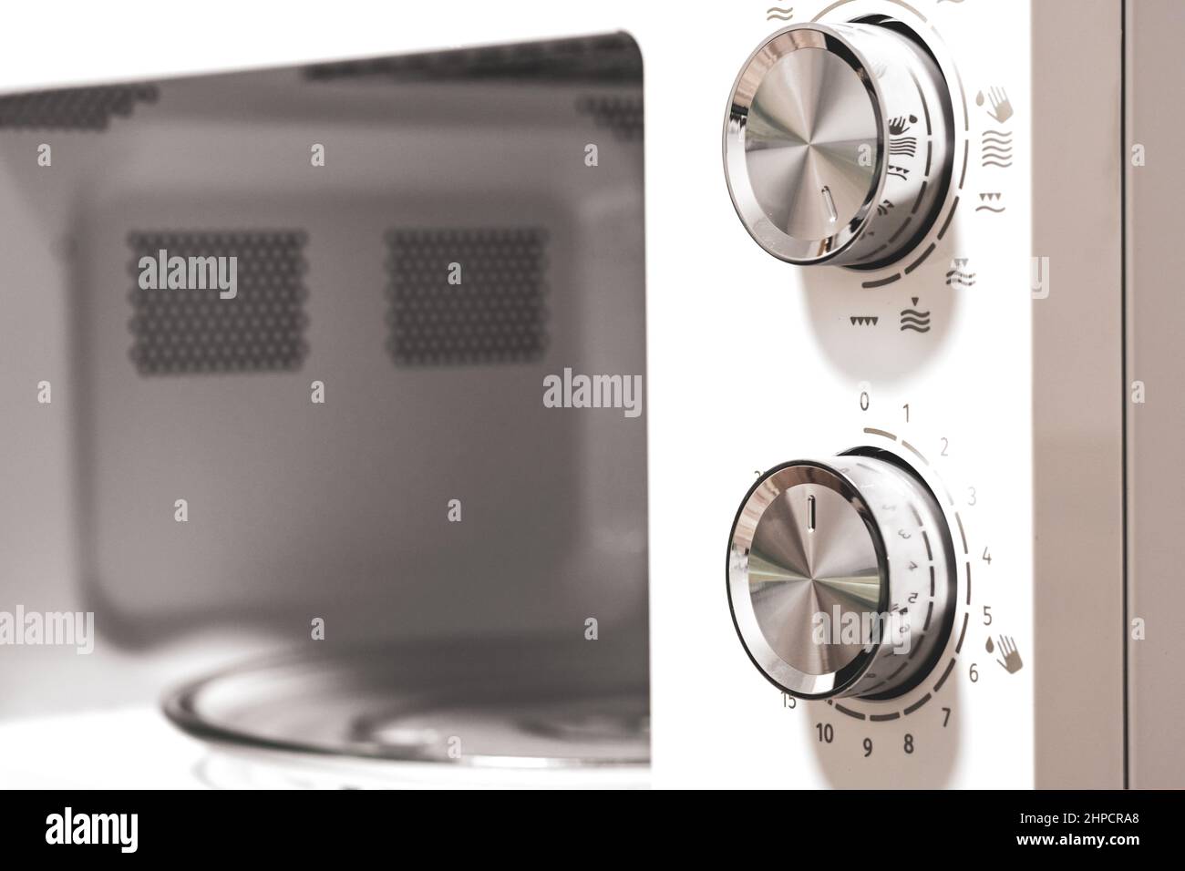 Using microwave oven. power regulator, temperature control. Microwave ...