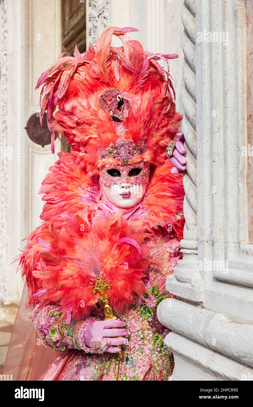 2022 mask hi-res stock photography and images - Alamy