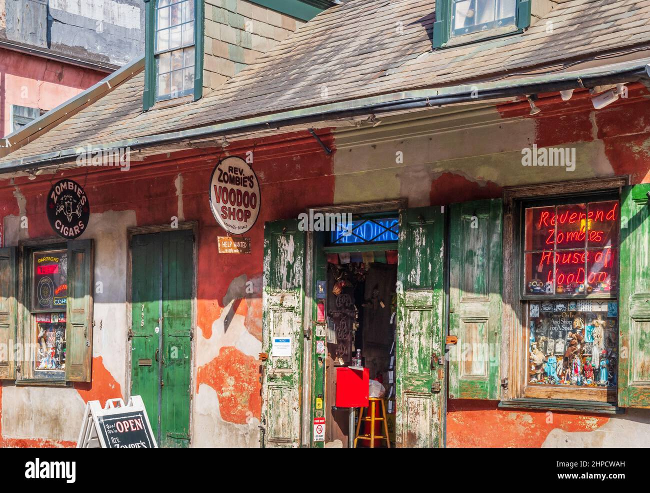Voodoo shop hi-res stock photography and images - Alamy