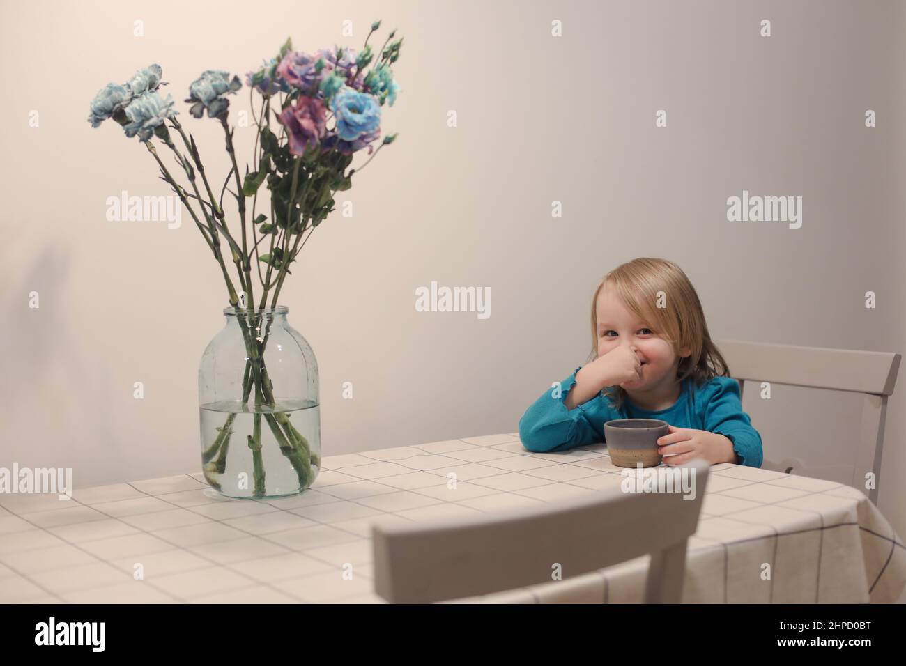 Funny dinner table hi-res stock photography and images - Alamy