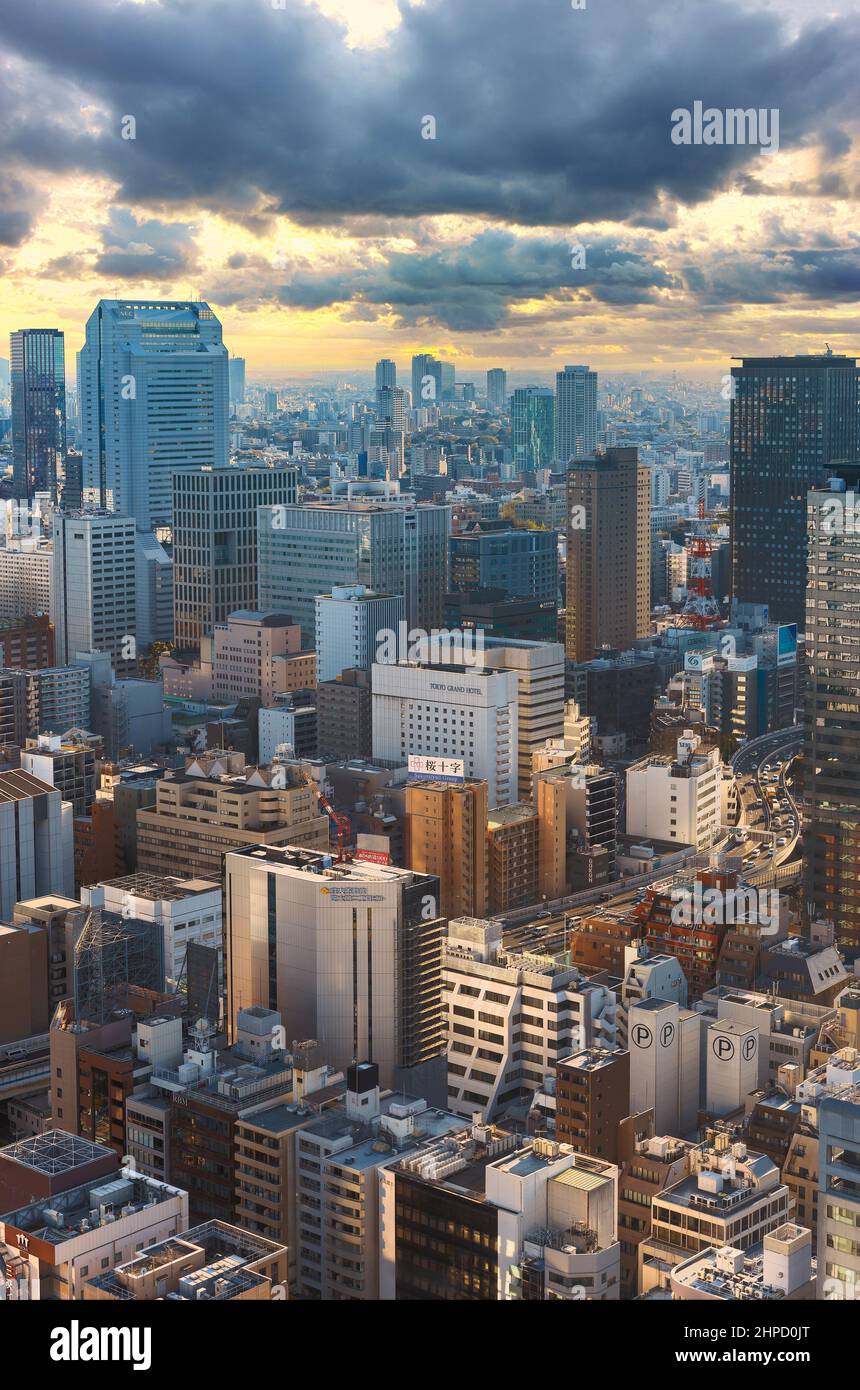 tokyo, japan - april 09 2021: Bird's-eye view of the Hamamatsucho ...