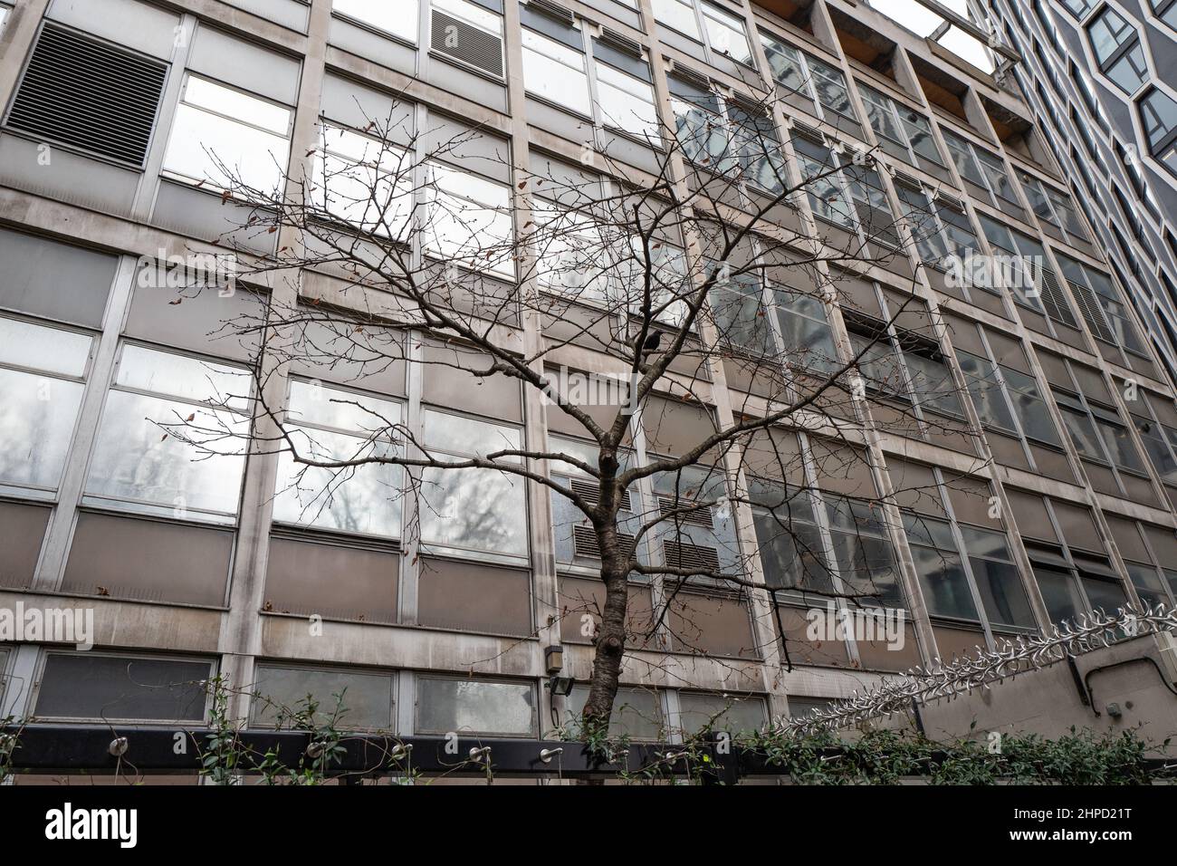 Tower block uk 1970s hi-res stock photography and images - Alamy