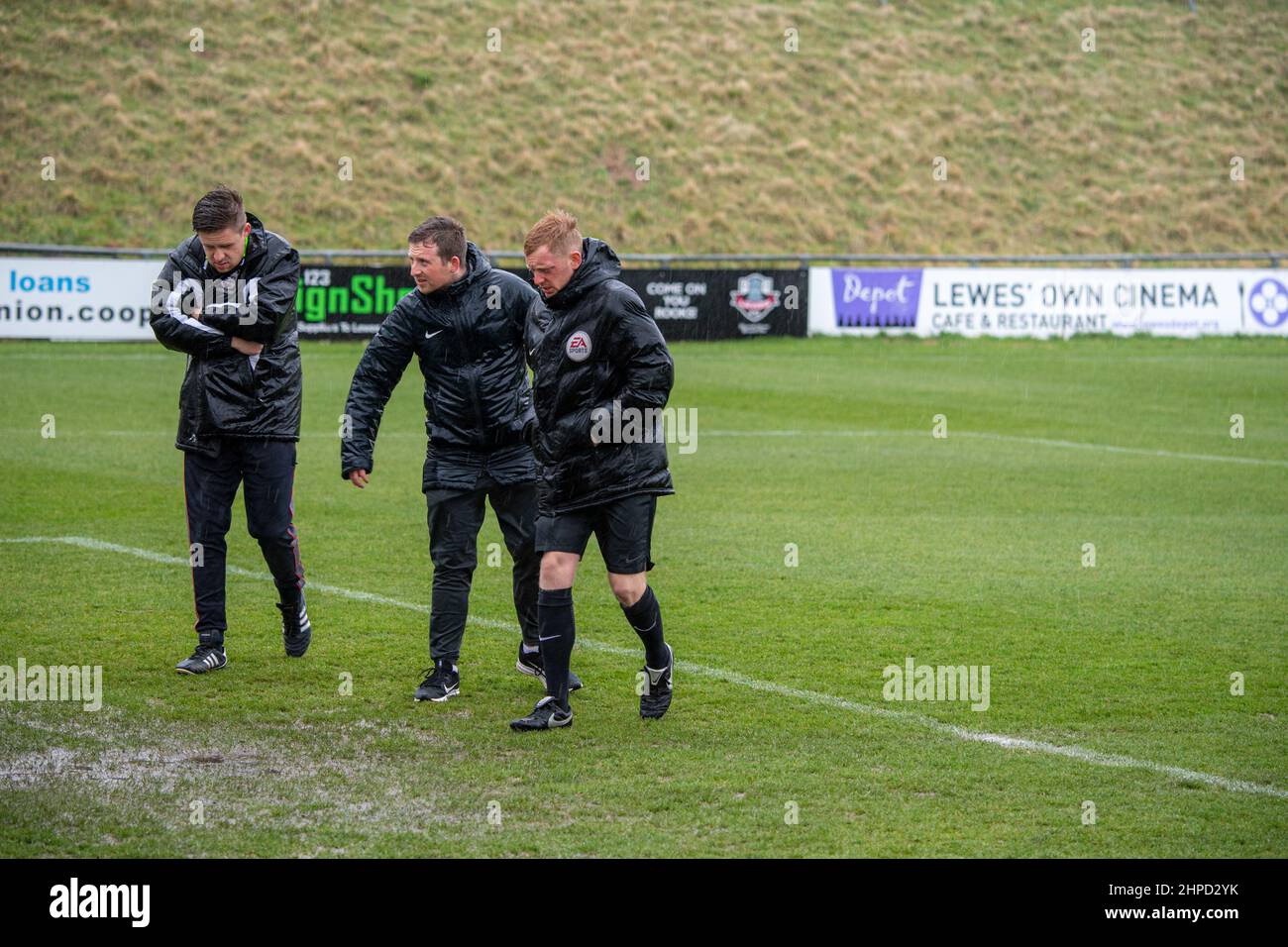 Isthmian league premier division hi-res stock photography and images ...