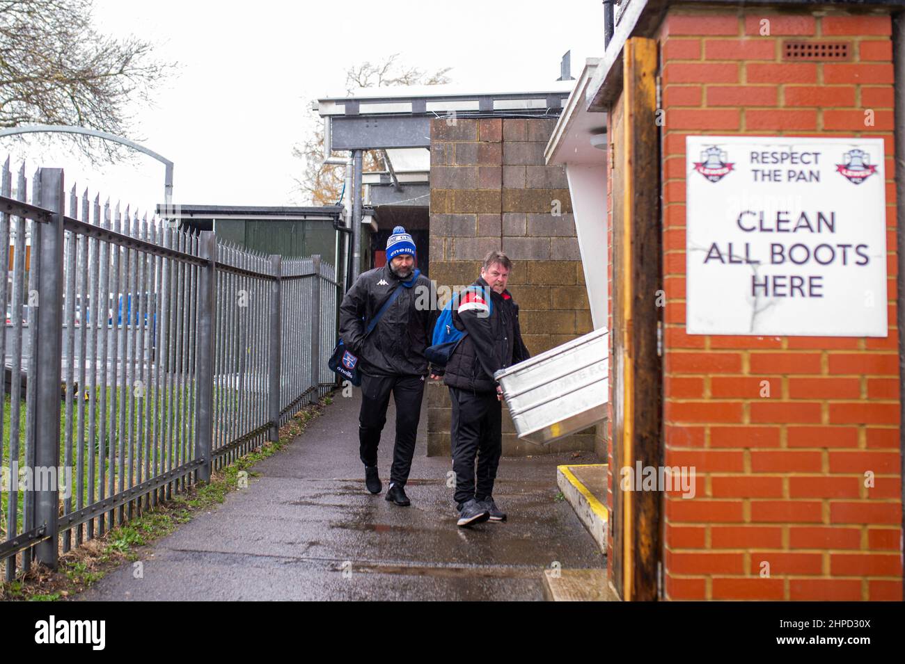 Isthmian league premier division hi-res stock photography and images ...