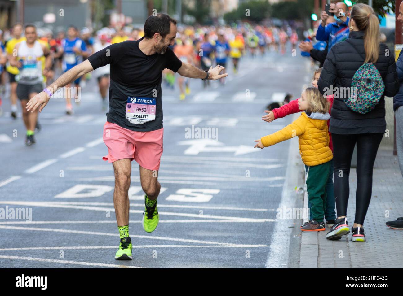 Seville, Spain. 2nd Feb, 2022. Marathon runners from all around the ...