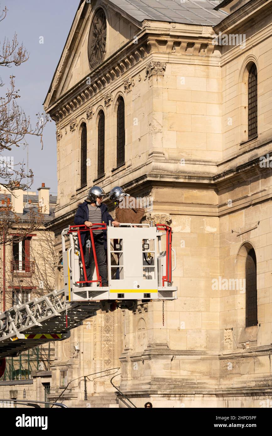 Paris firefighters carrying out a training outing at the Canal Saint ...