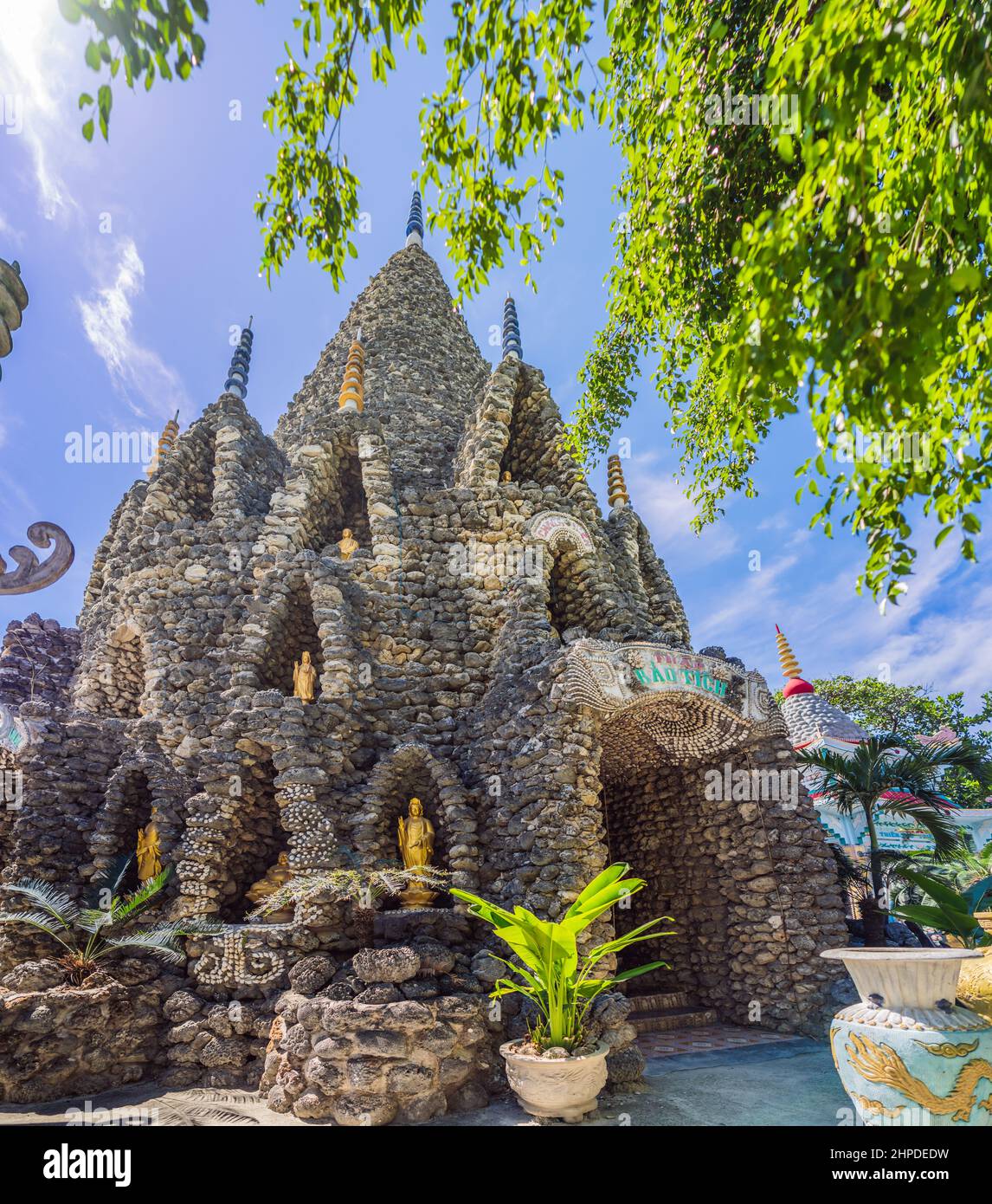 Chua Tu Van temple made of shells and corals or the dragon maze. Travel ...